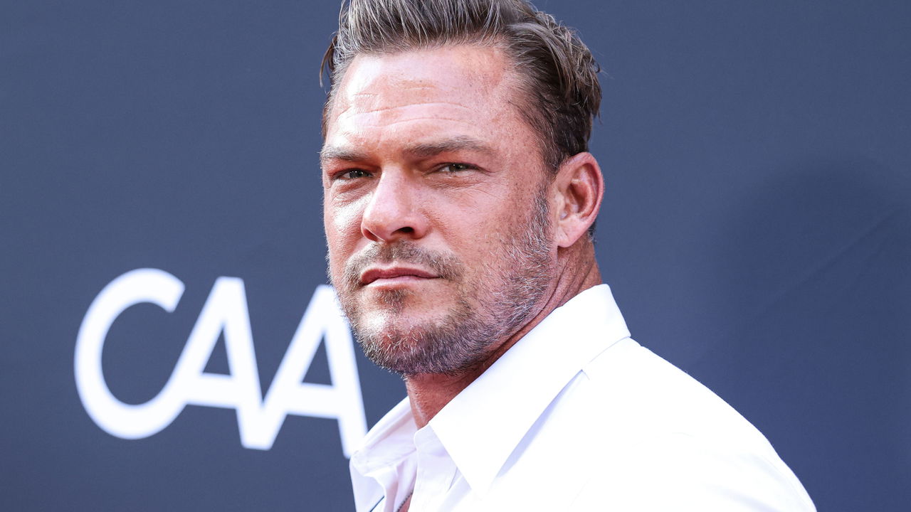 O que você não sabia sobre a trajetória surpreendente de Alan Ritchson ...