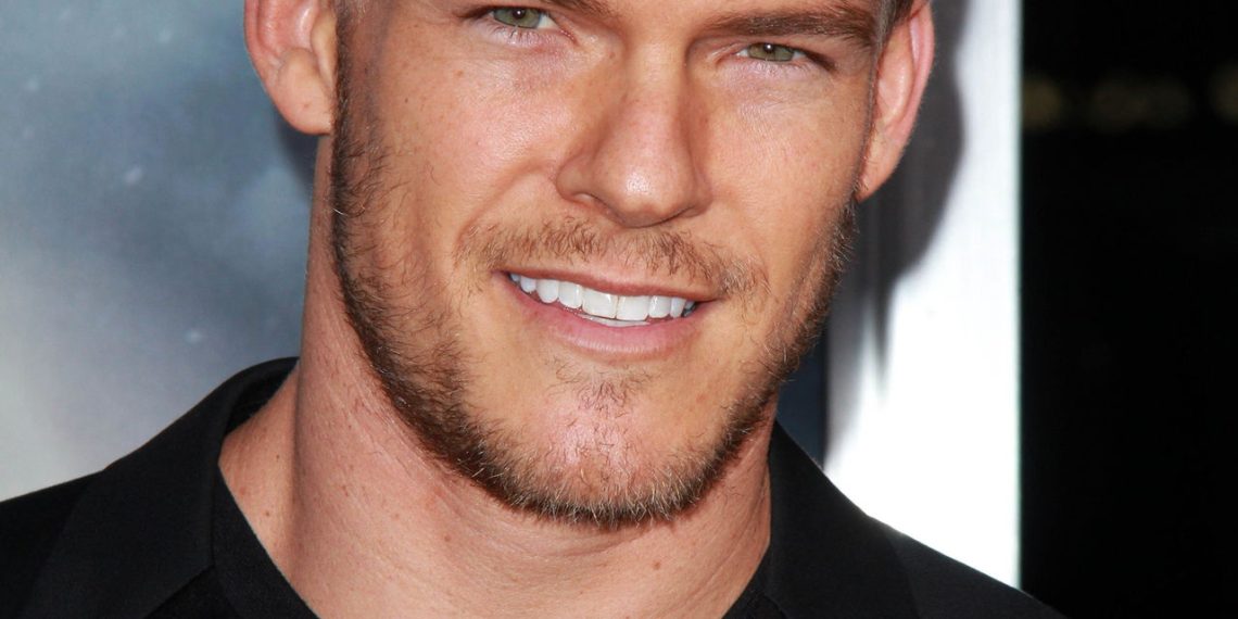 O que você não sabia sobre a trajetória surpreendente de Alan Ritchson ...